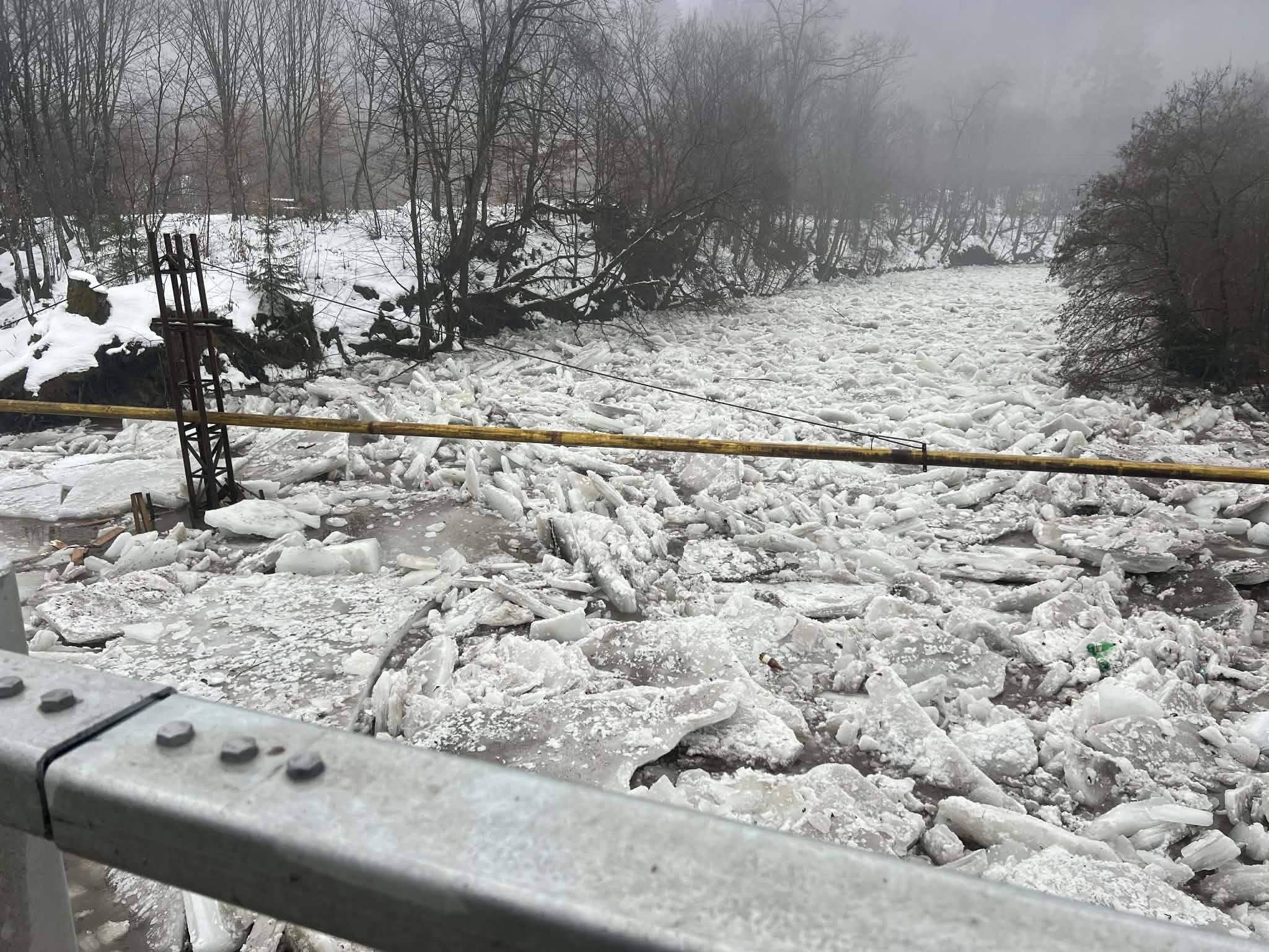 Illegal crossing blocks ice drift in Transcarpathia. Construction of ...